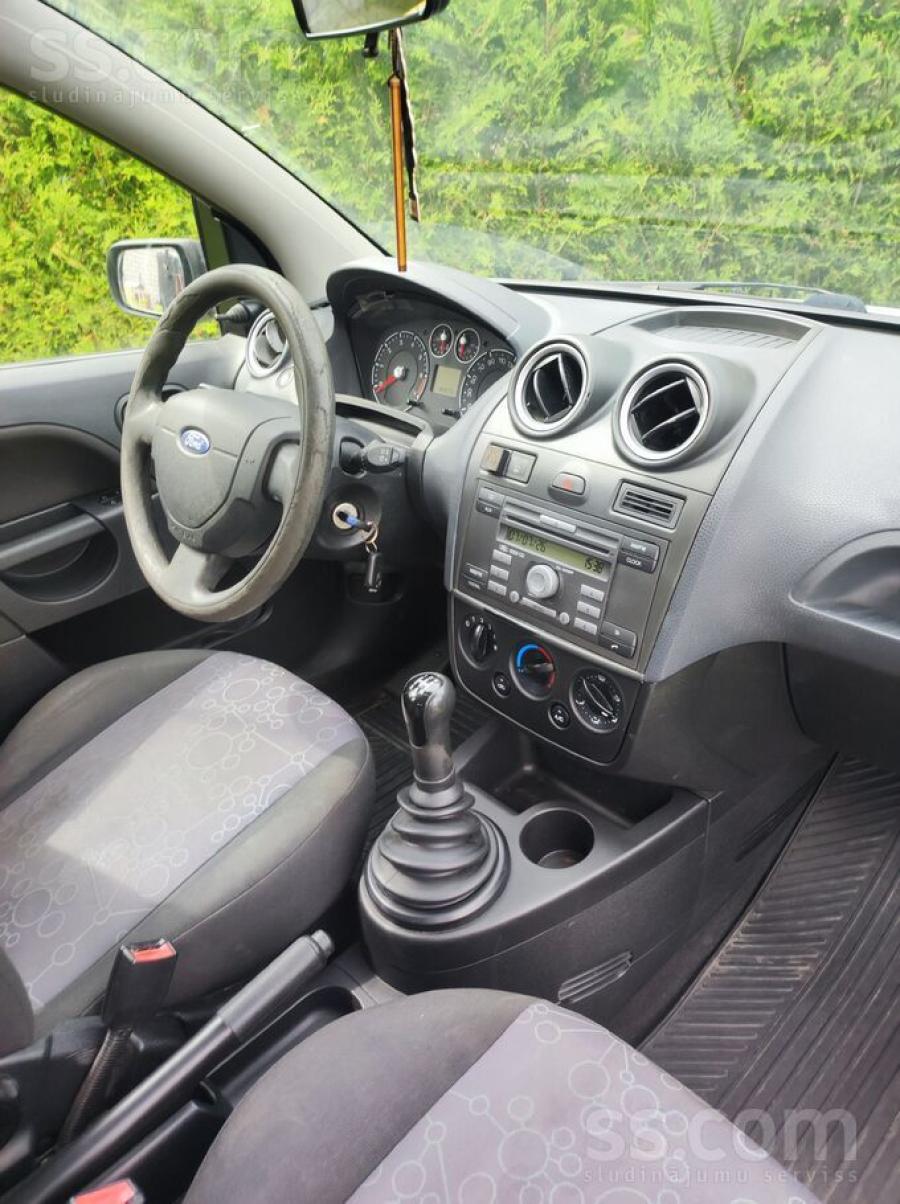 Balts Ford Fiesta 2007 Rīga, ar dzinēja tilpumu 1.30 L un nobraukumu 184 tūkst. km par 1750 €, foto 7 vietnē AUTOMOTO.COM.LV