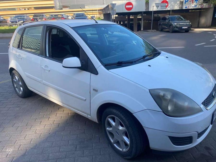 Balts Ford Fiesta 2007 Viļņa, ar dzinēja tilpumu 1.40 L un nobraukumu 323 tūkst. km par 550 €, foto 3 vietnē AUTOMOTO.COM.LV