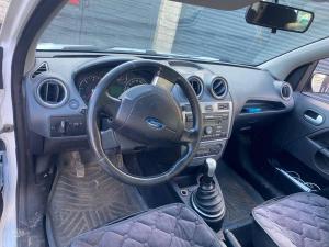 Balts Ford Fiesta 2007 Viļņa, ar dzinēja tilpumu 1.40 L un nobraukumu 323 tūkst. km par 550 €, foto 6 vietnē AUTOMOTO.COM.LV