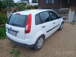 Balts Ford Fiesta 2007 Rīga, ar dzinēja tilpumu 1.30 L un nobraukumu 191 tūkst. km par 1300 €, foto 3 vietnē AUTOMOTO.COM.LV