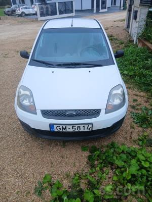 Balts Ford Fiesta 2007 Rīga, ar dzinēja tilpumu 1.30 L un nobraukumu 191 tūkst. km par 1300 €, foto 4 vietnē AUTOMOTO.COM.LV