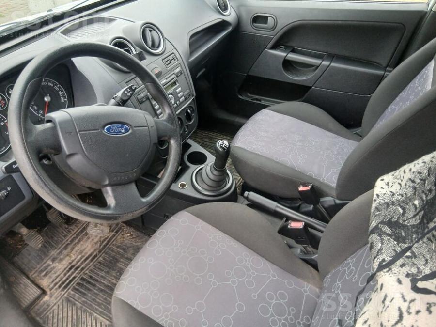 Balts Ford Fiesta 2007 Rīga, ar dzinēja tilpumu 1.30 L un nobraukumu 191 tūkst. km par 1300 €, foto 6 vietnē AUTOMOTO.COM.LV