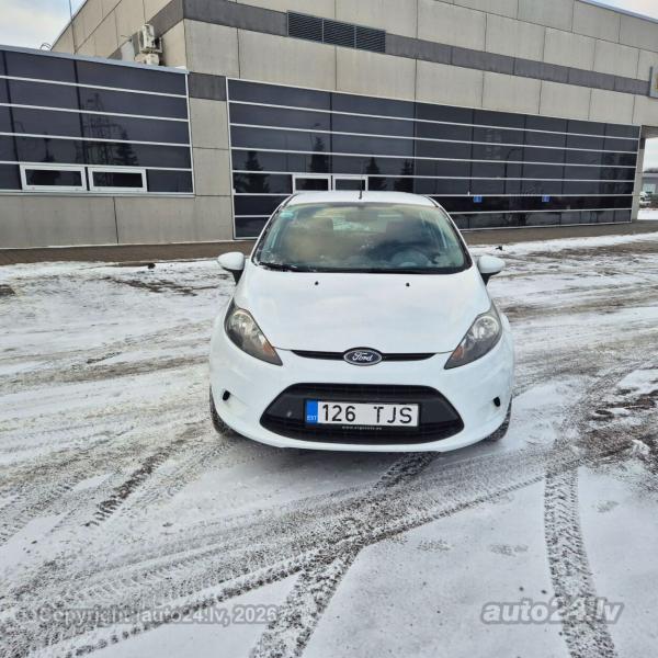 Balts Ford Fiesta 2009 Tartu, ar dzinēja tilpumu 1.60 L un nobraukumu 267 tūkst. km par 2200 €, foto 2 vietnē AUTOMOTO.COM.LV