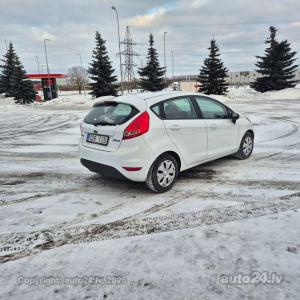 Balts Ford Fiesta 2009 Tartu, ar dzinēja tilpumu 1.60 L un nobraukumu 267 tūkst. km par 2200 €, foto 4 vietnē AUTOMOTO.COM.LV