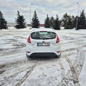 Balts Ford Fiesta 2009 Tartu, ar dzinēja tilpumu 1.60 L un nobraukumu 267 tūkst. km par 2200 €, foto 5 vietnē AUTOMOTO.COM.LV