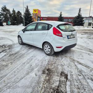Balts Ford Fiesta 2009 Tartu, ar dzinēja tilpumu 1.60 L un nobraukumu 267 tūkst. km par 2200 €, foto 6 vietnē AUTOMOTO.COM.LV