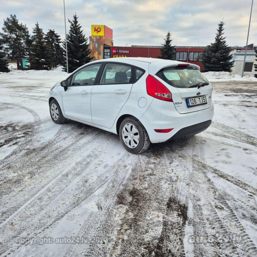 Balts Ford Fiesta 2009 Tartu, ar dzinēja tilpumu 1.60 L un nobraukumu 267 tūkst. km par 2200 €, foto 6 vietnē AUTOMOTO.COM.LV