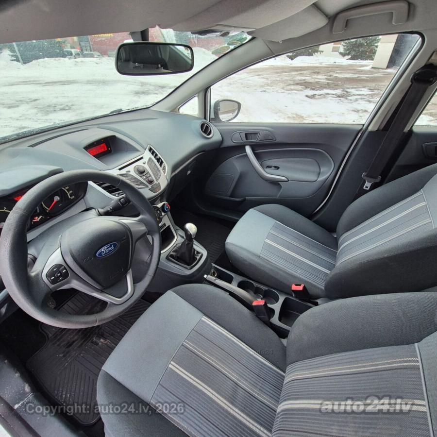 Balts Ford Fiesta 2009 Tartu, ar dzinēja tilpumu 1.60 L un nobraukumu 267 tūkst. km par 2200 €, foto 8 vietnē AUTOMOTO.COM.LV