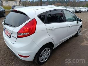 Balts Ford Fiesta 2009 Valmiera, ar dzinēja tilpumu 1.40 L un nobraukumu 283 tūkst. km par 3450 €, foto 4 vietnē AUTOMOTO.COM.LV