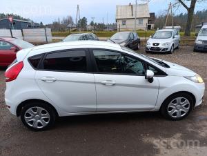 Balts Ford Fiesta 2009 Valmiera, ar dzinēja tilpumu 1.40 L un nobraukumu 283 tūkst. km par 3450 €, foto 7 vietnē AUTOMOTO.COM.LV