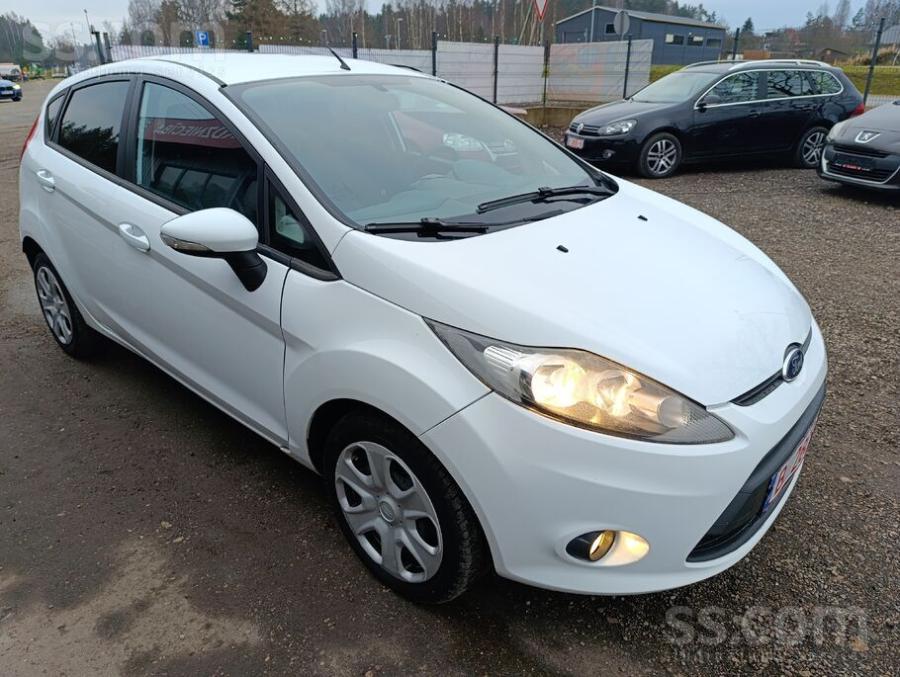 Balts Ford Fiesta 2009 Valmiera, ar dzinēja tilpumu 1.40 L un nobraukumu 283 tūkst. km par 3450 €, foto 8 vietnē AUTOMOTO.COM.LV