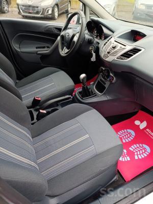 Balts Ford Fiesta 2009 Valmiera, ar dzinēja tilpumu 1.40 L un nobraukumu 283 tūkst. km par 3450 €, foto 13 vietnē AUTOMOTO.COM.LV