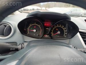 Balts Ford Fiesta 2009 Valmiera, ar dzinēja tilpumu 1.40 L un nobraukumu 283 tūkst. km par 3450 €, foto 16 vietnē AUTOMOTO.COM.LV