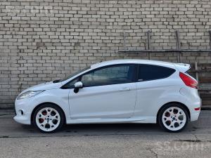 Balts Ford Fiesta 2009 Liepāja, ar dzinēja tilpumu 1.60 L un nobraukumu 286 tūkst. km par 3000 €, foto 3 vietnē AUTOMOTO.COM.LV