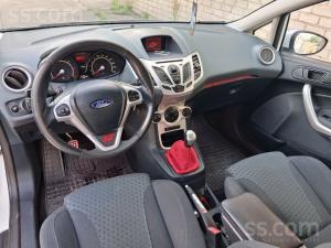 Balts Ford Fiesta 2009 Liepāja, ar dzinēja tilpumu 1.60 L un nobraukumu 286 tūkst. km par 3000 €, foto 8 vietnē AUTOMOTO.COM.LV