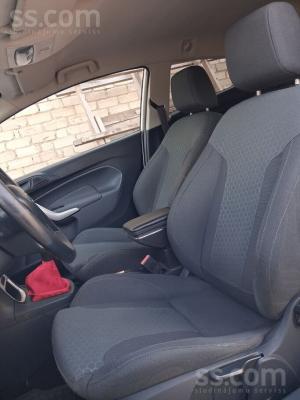 Balts Ford Fiesta 2009 Liepāja, ar dzinēja tilpumu 1.60 L un nobraukumu 286 tūkst. km par 3000 €, foto 9 vietnē AUTOMOTO.COM.LV