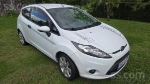 Balts Ford Fiesta 2009 Tukums, ar dzinēja tilpumu 1.40 L un nobraukumu 239 tūkst. km par 900 €, foto 3 vietnē AUTOMOTO.COM.LV
