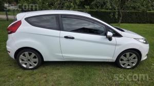 Balts Ford Fiesta 2009 Tukums, ar dzinēja tilpumu 1.40 L un nobraukumu 239 tūkst. km par 900 €, foto 6 vietnē AUTOMOTO.COM.LV