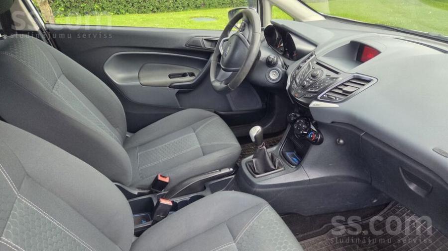 Balts Ford Fiesta 2009 Tukums, ar dzinēja tilpumu 1.40 L un nobraukumu 239 tūkst. km par 900 €, foto 9 vietnē AUTOMOTO.COM.LV