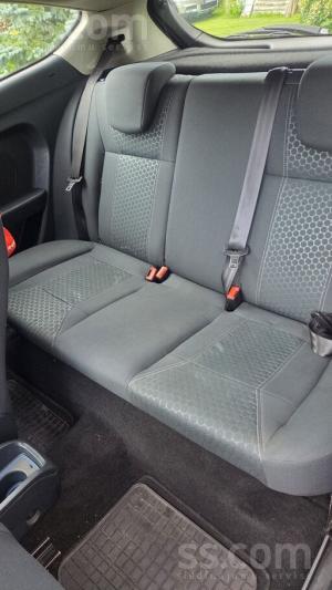 Balts Ford Fiesta 2009 Tukums, ar dzinēja tilpumu 1.40 L un nobraukumu 239 tūkst. km par 900 €, foto 11 vietnē AUTOMOTO.COM.LV