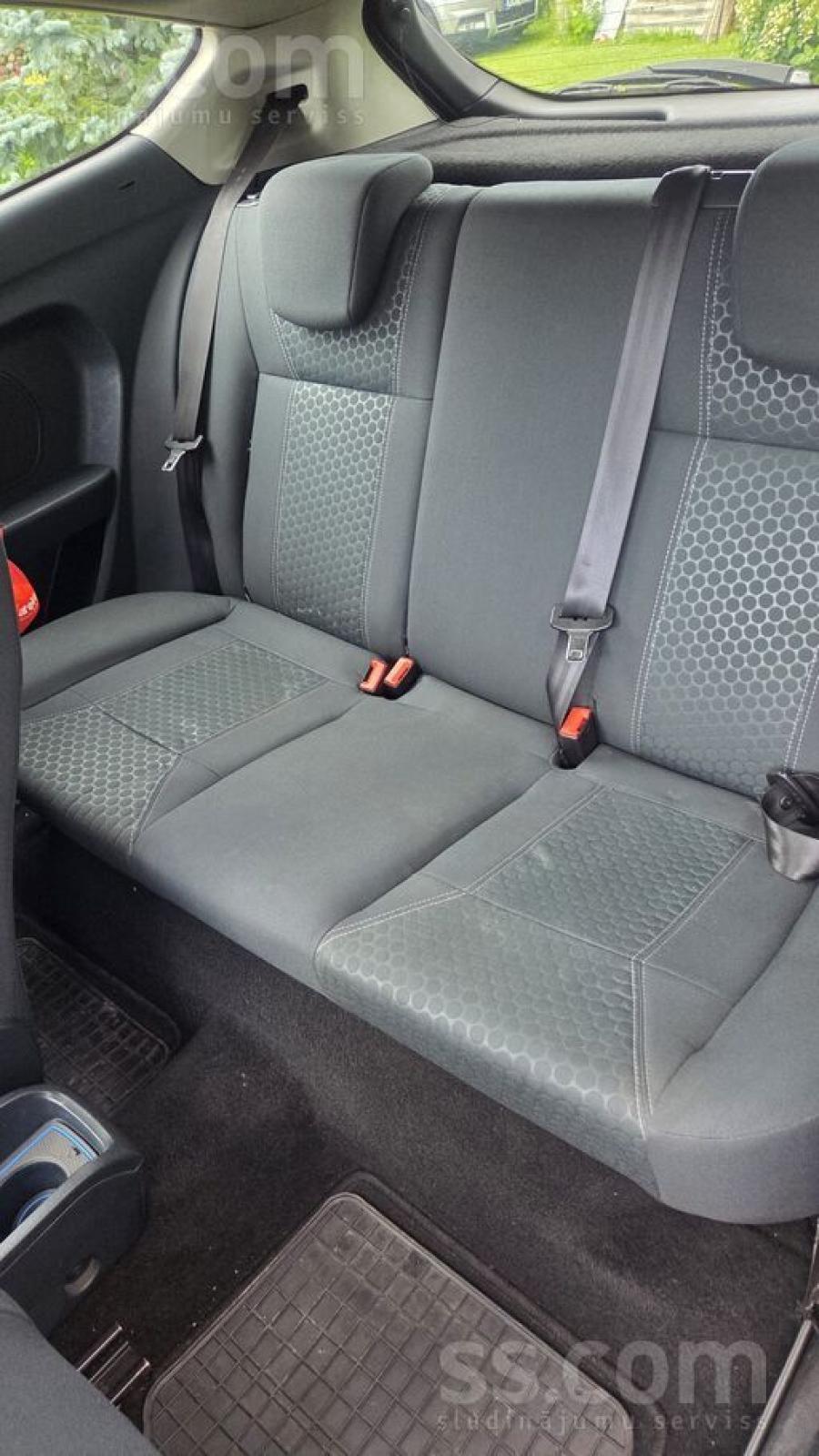 Balts Ford Fiesta 2009 Tukums, ar dzinēja tilpumu 1.40 L un nobraukumu 239 tūkst. km par 900 €, foto 11 vietnē AUTOMOTO.COM.LV
