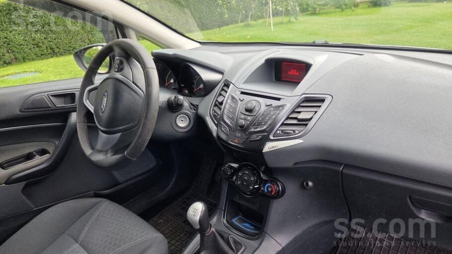 Balts Ford Fiesta 2009 Tukums, ar dzinēja tilpumu 1.40 L un nobraukumu 239 tūkst. km par 900 €, foto 12 vietnē AUTOMOTO.COM.LV