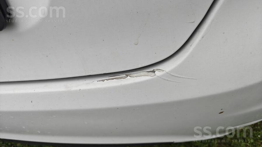 Balts Ford Fiesta 2009 Tukums, ar dzinēja tilpumu 1.40 L un nobraukumu 239 tūkst. km par 900 €, foto 14 vietnē AUTOMOTO.COM.LV