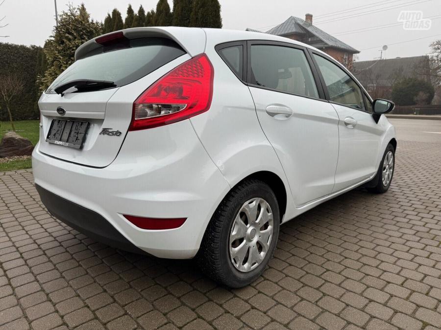 Balts Ford Fiesta 2010 Kauņa, ar dzinēja tilpumu 1.20 L un nobraukumu 200 tūkst. km par 2500 €, foto 4 vietnē AUTOMOTO.COM.LV