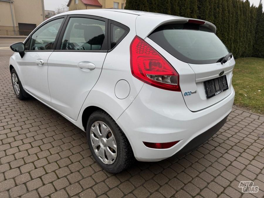 Balts Ford Fiesta 2010 Kauņa, ar dzinēja tilpumu 1.20 L un nobraukumu 200 tūkst. km par 2500 €, foto 5 vietnē AUTOMOTO.COM.LV