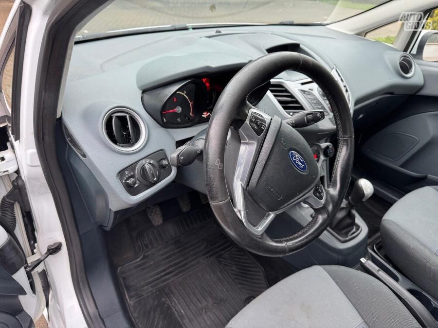 Balts Ford Fiesta 2010 Kauņa, ar dzinēja tilpumu 1.20 L un nobraukumu 200 tūkst. km par 2500 €, foto 17 vietnē AUTOMOTO.COM.LV