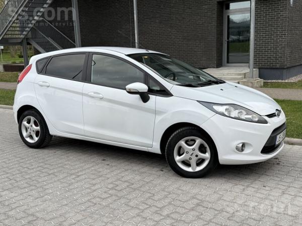 White Ford Fiesta 2010 in Dobele, with an engine capacity of 1.40 L and mileage of 197 thousand km for 1850 €, photo 2 on AUTOMOTO.COM.LV