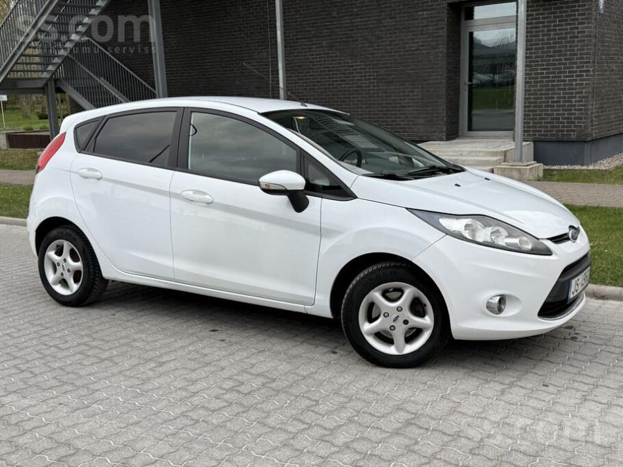 White Ford Fiesta 2010 in Dobele, with an engine capacity of 1.40 L and mileage of 197 thousand km for 1850 €, photo 3 on AUTOMOTO.COM.LV