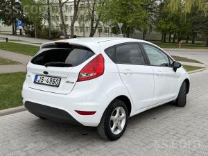 White Ford Fiesta 2010 in Dobele, with an engine capacity of 1.40 L and mileage of 197 thousand km for 1850 €, photo 5 on AUTOMOTO.COM.LV
