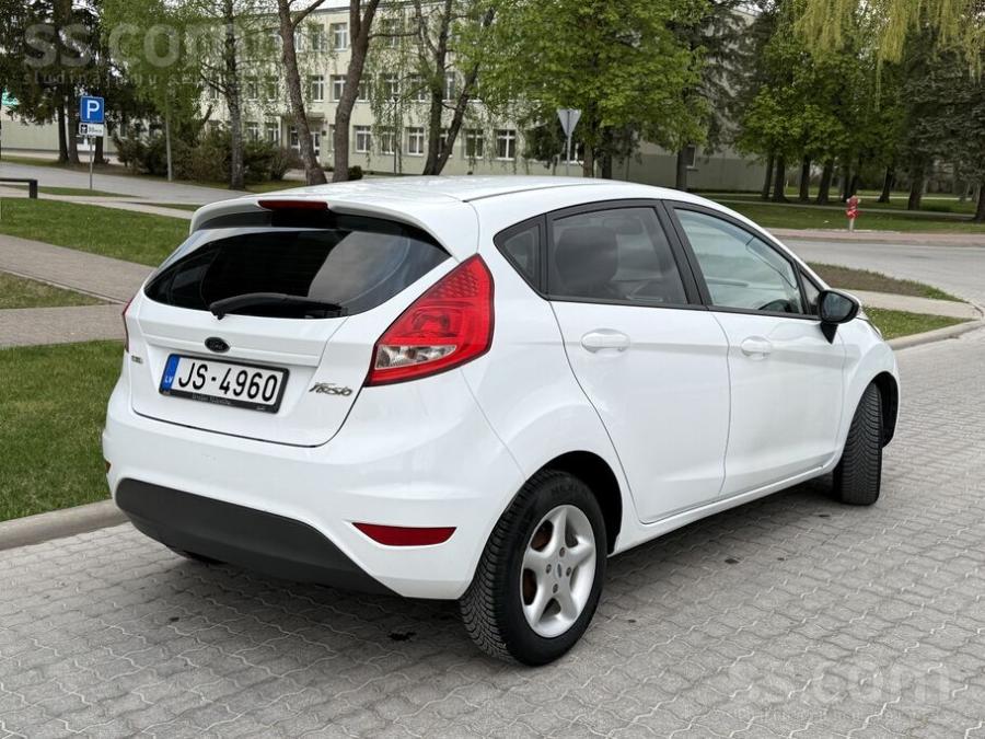 White Ford Fiesta 2010 in Dobele, with an engine capacity of 1.40 L and mileage of 197 thousand km for 1850 €, photo 5 on AUTOMOTO.COM.LV