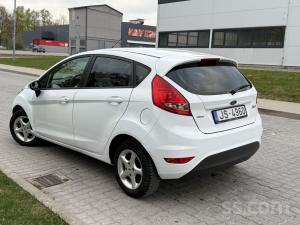 White Ford Fiesta 2010 in Dobele, with an engine capacity of 1.40 L and mileage of 197 thousand km for 1850 €, photo 7 on AUTOMOTO.COM.LV