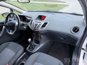 White Ford Fiesta 2010 in Dobele, with an engine capacity of 1.40 L and mileage of 197 thousand km for 1850 €, photo 8 on AUTOMOTO.COM.LV