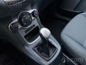 White Ford Fiesta 2010 in Dobele, with an engine capacity of 1.40 L and mileage of 197 thousand km for 1850 €, photo 9 on AUTOMOTO.COM.LV