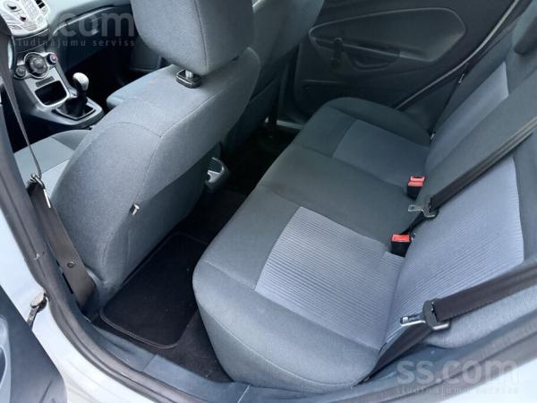 White Ford Fiesta 2010 in Dobele, with an engine capacity of 1.40 L and mileage of 197 thousand km for 1850 €, photo 10 on AUTOMOTO.COM.LV