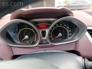 Balts Ford Fiesta 2010 Rīga, ar dzinēja tilpumu 1.60 L un nobraukumu 223 tūkst. km par 2500 €, foto 5 vietnē AUTOMOTO.COM.LV