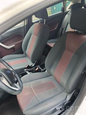 Balts Ford Fiesta 2010 Rīga, ar dzinēja tilpumu 1.60 L un nobraukumu 223 tūkst. km par 2500 €, foto 6 vietnē AUTOMOTO.COM.LV
