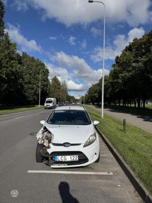 Balts Ford Fiesta 2010 Klaipėda, ar dzinēja tilpumu 1.40 L un nobraukumu 219 tūkst. km par 1050 €, foto 7 vietnē AUTOMOTO.COM.LV