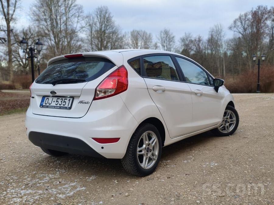 White Ford Fiesta 2011 in Preili, with an engine capacity of 1.40 L and mileage of 174 thousand km for 3500 €, photo 4 on AUTOMOTO.COM.LV