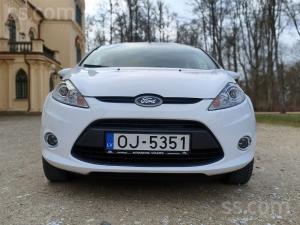 White Ford Fiesta 2011 in Preili, with an engine capacity of 1.40 L and mileage of 174 thousand km for 3500 €, photo 5 on AUTOMOTO.COM.LV