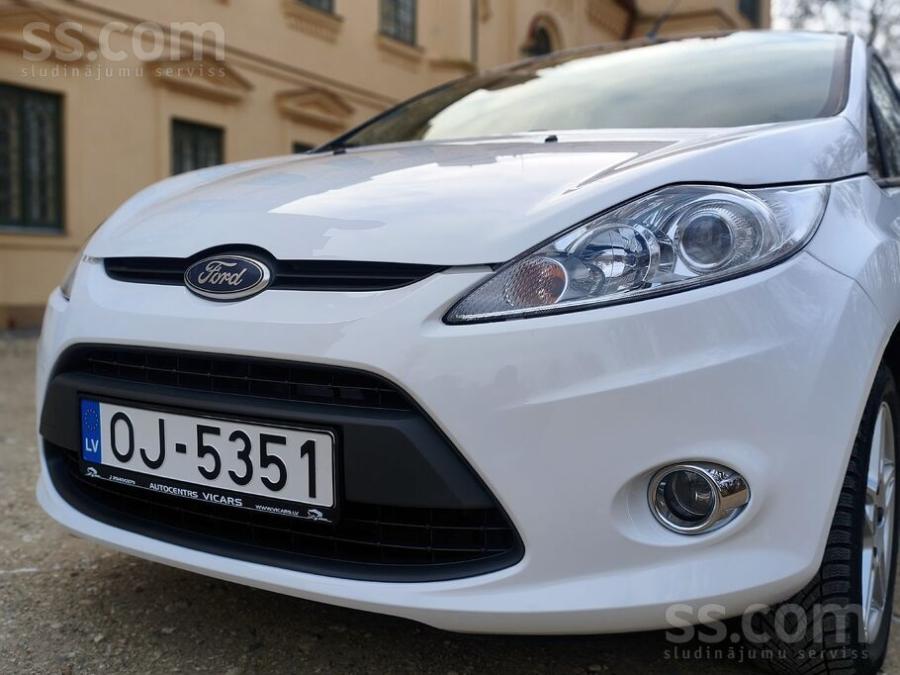 White Ford Fiesta 2011 in Preili, with an engine capacity of 1.40 L and mileage of 174 thousand km for 3500 €, photo 7 on AUTOMOTO.COM.LV