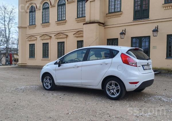 White Ford Fiesta 2011 in Preili, with an engine capacity of 1.40 L and mileage of 174 thousand km for 3500 €, photo 10 on AUTOMOTO.COM.LV
