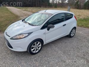 Balts Ford Fiesta 2011 Rīga, ar dzinēja tilpumu 1.40 L un nobraukumu 191 tūkst. km par 2200 €, foto  vietnē AUTOMOTO.COM.LV