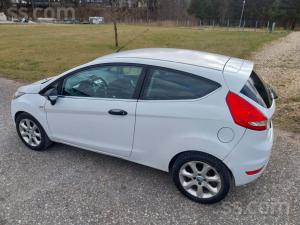 Balts Ford Fiesta 2011 Rīga, ar dzinēja tilpumu 1.40 L un nobraukumu 191 tūkst. km par 2200 €, foto 3 vietnē AUTOMOTO.COM.LV