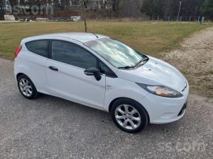 Balts Ford Fiesta 2011 Rīga, ar dzinēja tilpumu 1.40 L un nobraukumu 191 tūkst. km par 2200 €, foto 4 vietnē AUTOMOTO.COM.LV