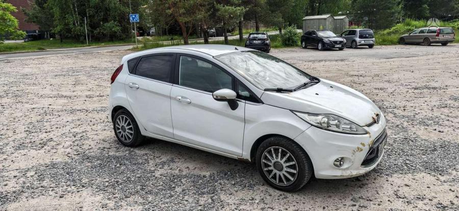 Balts Ford Fiesta 2011 Viļņa, ar dzinēja tilpumu 1.40 L un nobraukumu 250 tūkst. km par 1300 €, foto 10 vietnē AUTOMOTO.COM.LV