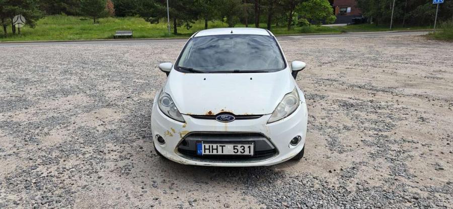 Balts Ford Fiesta 2011 Viļņa, ar dzinēja tilpumu 1.40 L un nobraukumu 250 tūkst. km par 1300 €, foto 15 vietnē AUTOMOTO.COM.LV